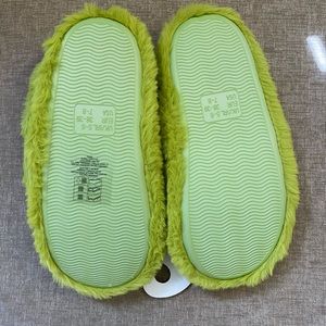 Disney | Shoes | The Grinch Christmas Furry Bedroom Slippers Womens ...